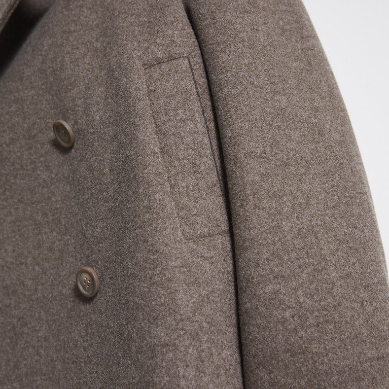 Ulkoiluvaatteet naiset- pitkät takit, toppatakit, tekoturkistakit